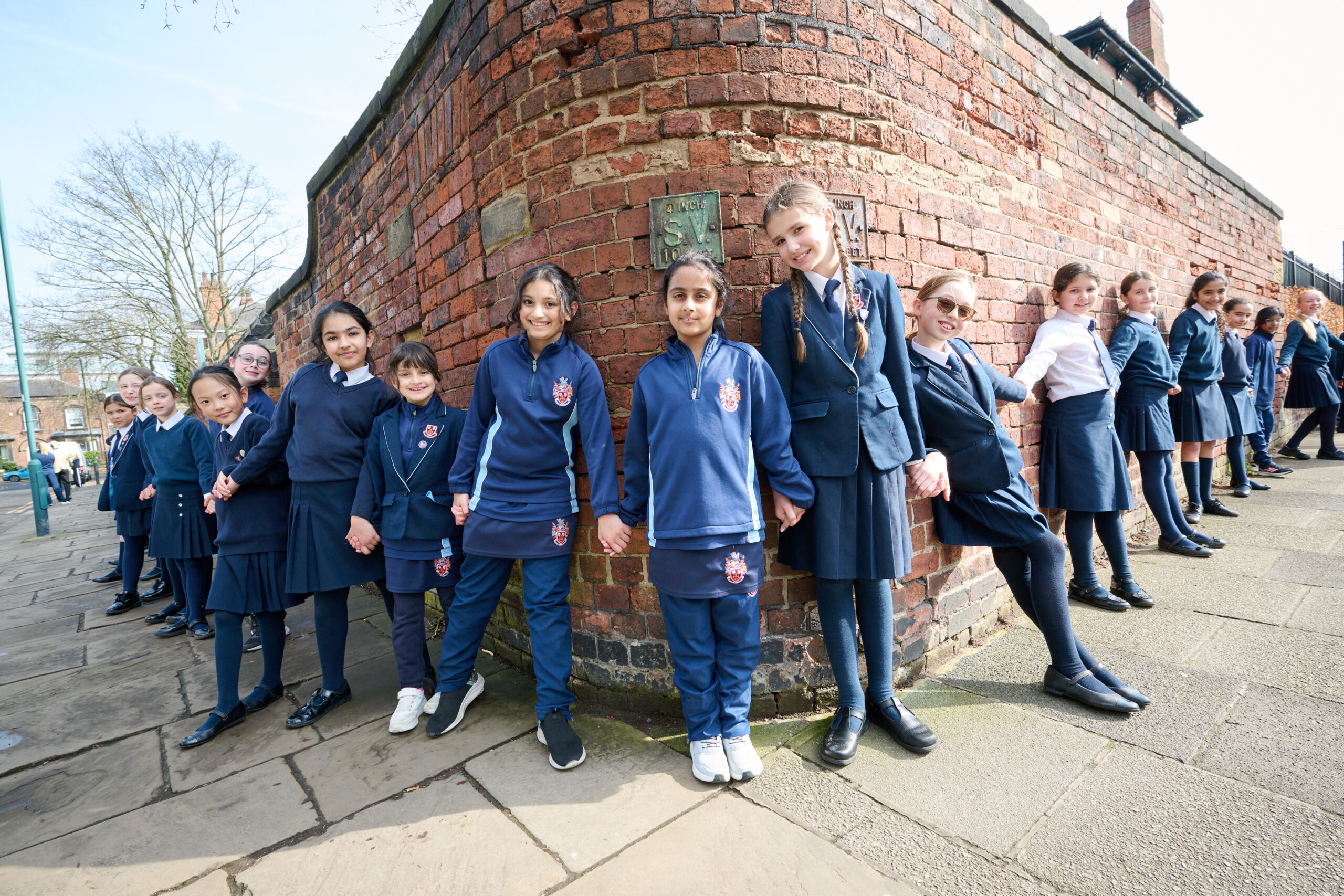 WGSF comes together to take part in Hands Across Wakefield - Wakefield ...