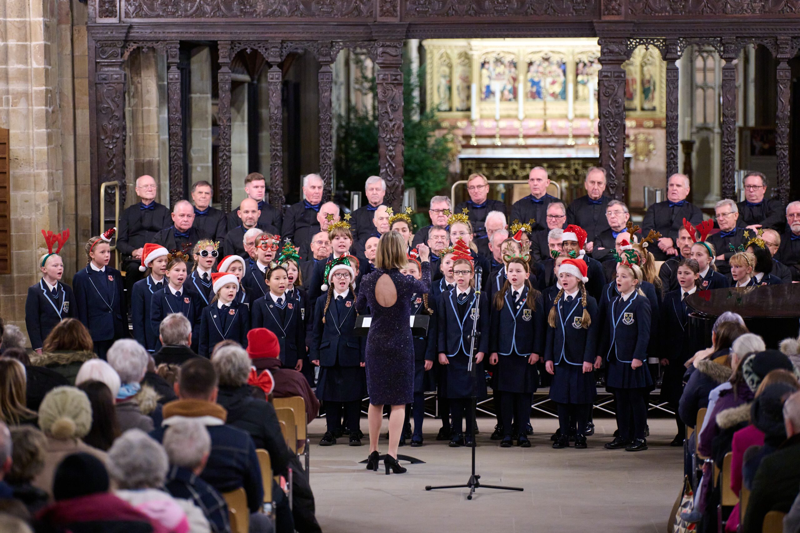 U11 Choir Perform with Skelmanthorpe Male Voice Choir - Wakefield Girls ...